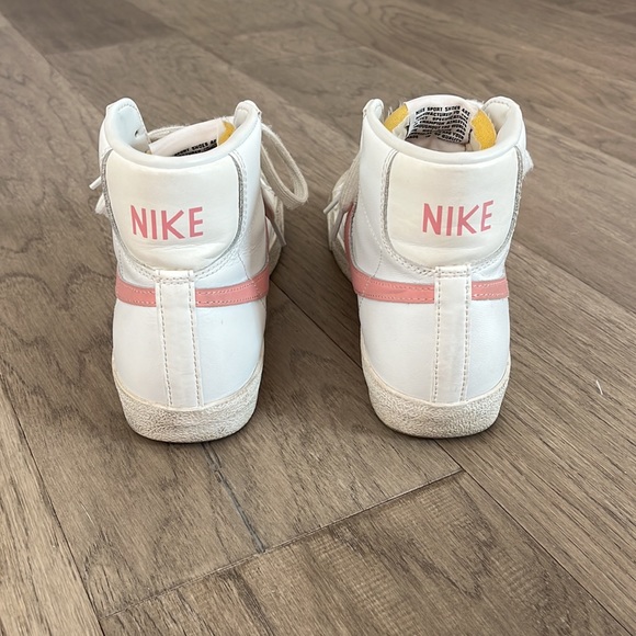 Nike | Shoes | Nike Blazer Mid 77 Size 8 | Poshmark